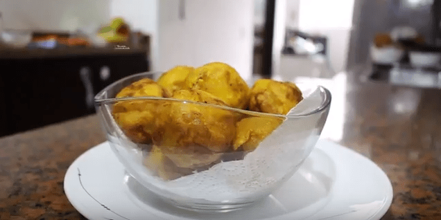 Marranitas con Tocino de Lomo de Cerdo, guiso criollo y salsa de ...